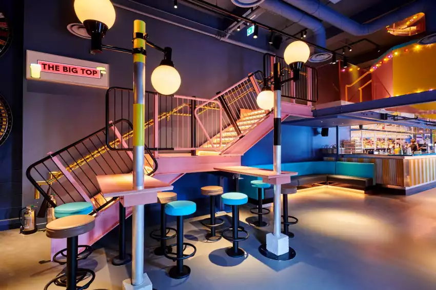 CAROUSEL BAR, Fairgame